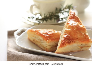 2,476 Triangle bun Images, Stock Photos & Vectors | Shutterstock