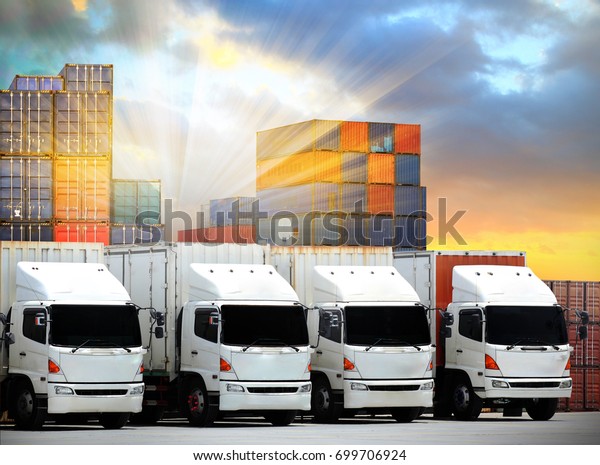 Trucks Lorries Loading Unloading Depot Warehousetruck Foto stock ...