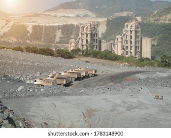 522 Mining Truck Parked Images, Stock Photos & Vectors | Shutterstock