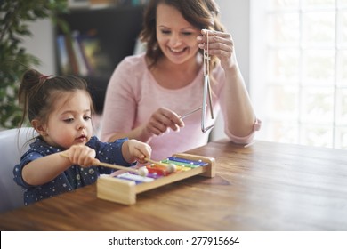 13,090 Child playing triangle Images, Stock Photos & Vectors | Shutterstock