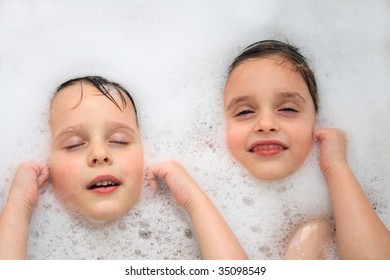 1,080 Brother sister bath Stock Photos, Images & Photography | Shutterstock