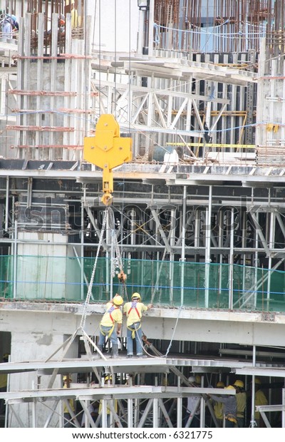 Two Construction Workers Pulling Edge Building 스톡 사진 6321775 | Shutterstock