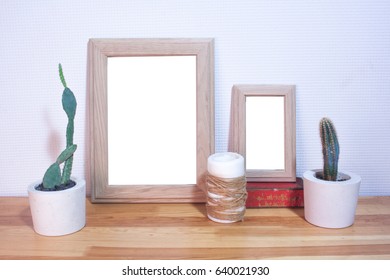 4,142 Photo frame standing on table Images, Stock Photos & Vectors ...