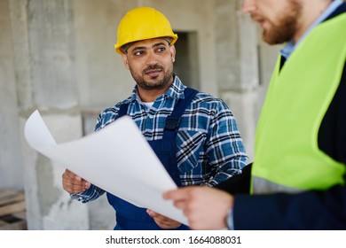 Engineer Customer Shaking Hands Having Agreement Stock Photo 1105941680 ...