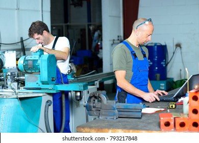 400,694 Two men working Images, Stock Photos & Vectors | Shutterstock