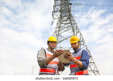 1,203 Cable guy worker Images, Stock Photos & Vectors | Shutterstock