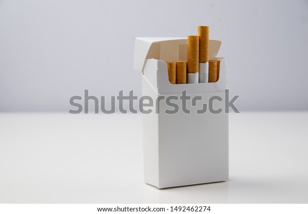 Unbranded Cigarette Pack Empty Background Stock Photo 1492462274 ...