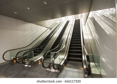 Underground Passage Elevator 스톡 사진 656117320 | Shutterstock