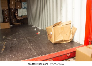 7,345 Broken carton box Images, Stock Photos & Vectors | Shutterstock
