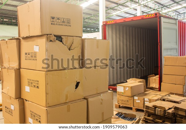 unloading carton from container and carton damage from loading or ...