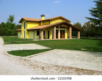 Upper Class House Stock Photo 12101908 | Shutterstock