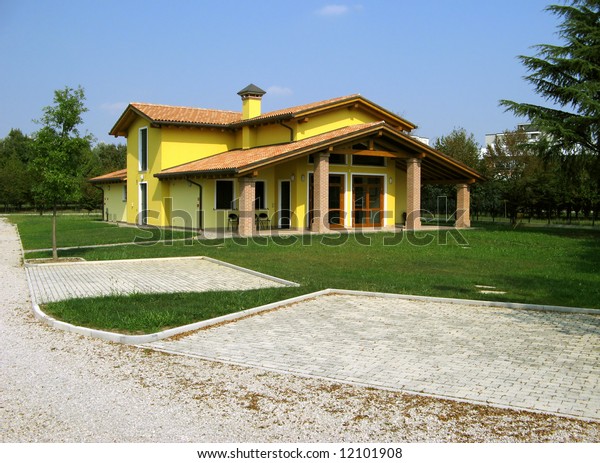 Upper Class House Stock Photo 12101908 | Shutterstock