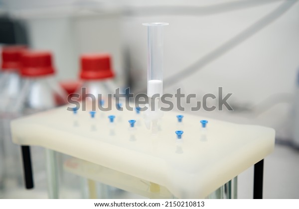 Vacuum Solid Phase Extraction Spe Manifold Stok Fotoğrafı 2150210813 ...