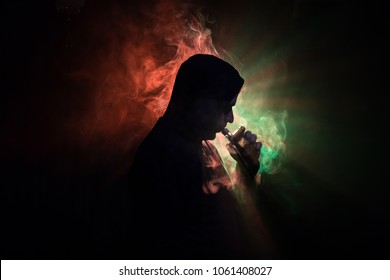 18,270 imágenes de Personas vapeando - Imágenes, fotos y vectores de ...