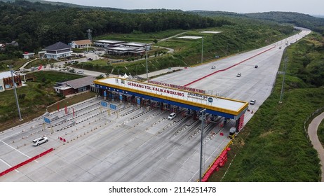 Vehicles Cross Trans Java Toll Road Stock Photo 2114251478 | Shutterstock