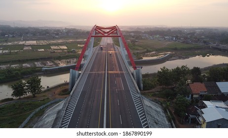 Стоковая фотография 1867890199: Vehicles Pass Trans Java Toll Road ...