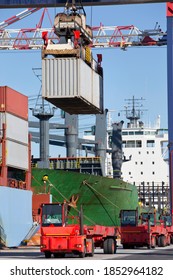 Vertical Shot Crane Loading Cargo Containers Stock Photo 1852964182 ...