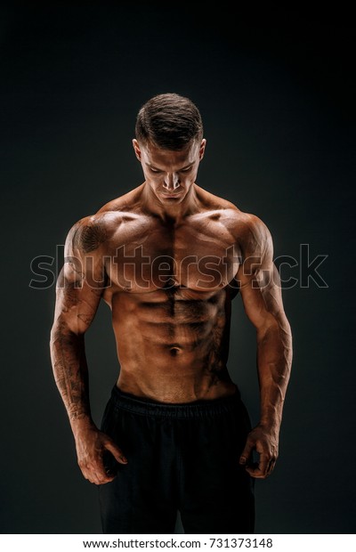 Very Brawny Guy Bodybuilder Posing Beautiful Stock Photo 731373148 ...