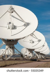 4,576 Satellite dish array Images, Stock Photos & Vectors | Shutterstock