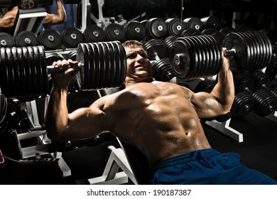 Hard Core Bodybuilding Bodybuilder Ready Lift Stock Photo 1706795791 ...