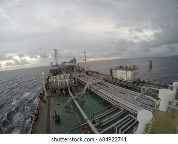 View Floating Storage Facility Over Platform Stock Photo 684922741 ...