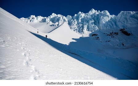 321 Mount hood ski season Images, Stock Photos & Vectors | Shutterstock