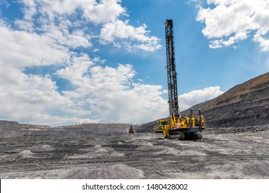 Mining Drilling Machine Drills Wells Slate Stock Photo 1768699433 ...