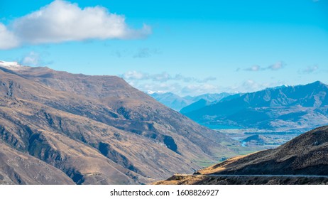 480 Crown range road new zealand Images, Stock Photos & Vectors ...