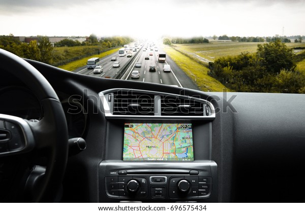 Foto stock de View Road Inside Car (editar agora) 696575434