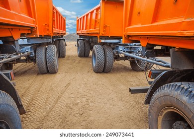 942 Side tipper Images, Stock Photos & Vectors | Shutterstock