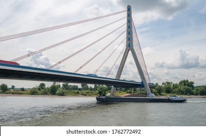 12 imágenes de Flehe bridge - Imágenes, fotos y vectores de stock ...
