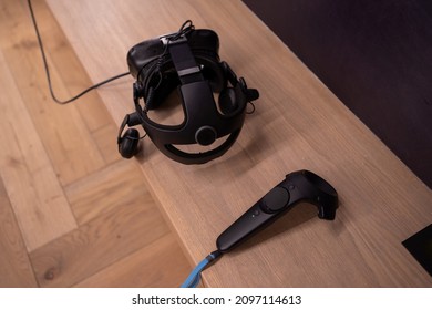 Virtual Reality Headset Hand Controller Stock Photo 2097114613 ...