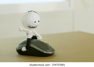 Dead computer mouse 89 รายการ ภาพ ภาพสต็อกและเวกเตอร์ | Shutterstock
