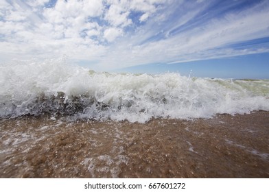 Wave Splash Stock Photo 667601224 | Shutterstock