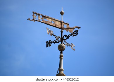 Cast Iron Gold Weather Vane Seen库存照片760603360 | Shutterstock