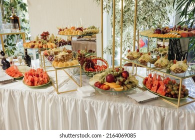Wedding Cake Buffet Table Stock Photo 2164069085 | Shutterstock