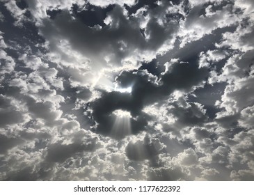 463 Weird shaped clouds in the sky Images, Stock Photos & Vectors ...