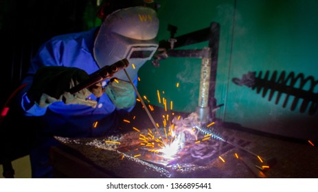 Welder Make Assembly Process By Using Stock Photo 1366895441 | Shutterstock
