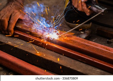 Worker Grinding Off Rivet Stock Photo 753661813 | Shutterstock