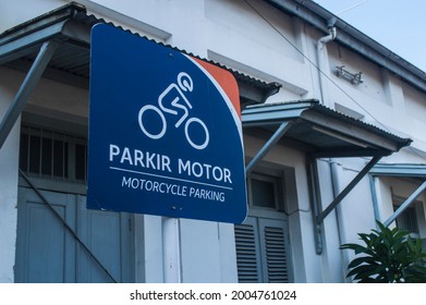 236 Two wheeler parking Images, Stock Photos & Vectors | Shutterstock