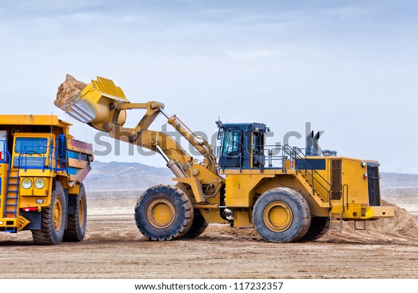 Wheel Frontend Loader Unloading Ore Into Stock Photo (Edit Now) 117232357
