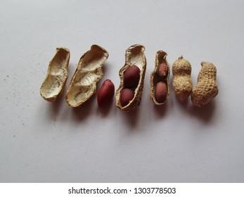 Whole Nuts Filled Nutshell Five Peanuts Stock Photo 1303778503 ...