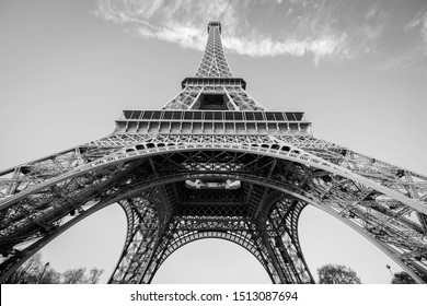 Wide Angle View Base Eiffel Tower Stock Photo 1513087694 | Shutterstock