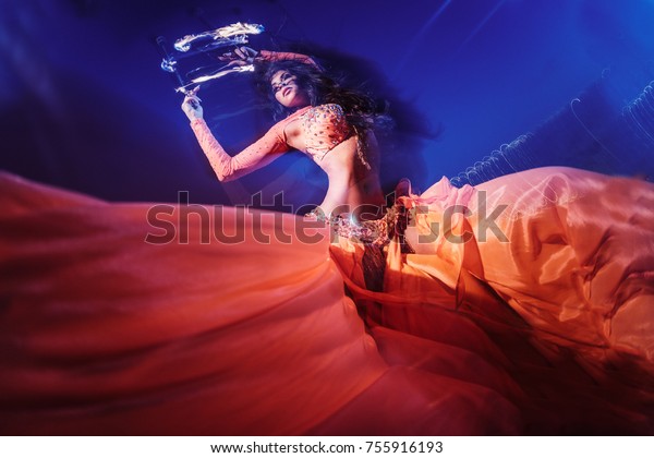 Arabian Belly Dance Dancing Girl 13 854 Images Photos Et Images Vectorielles De Stock