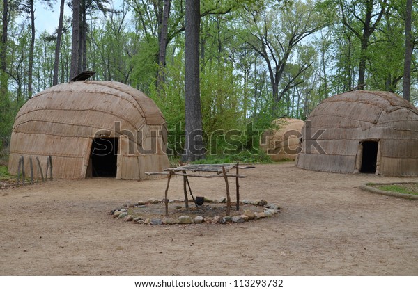 Wigwam Type Thatch Huts Native American Stock Photo (Edit Now) 113293732