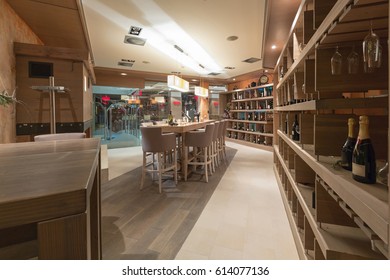 Wine Bar Interior Stock Photo 614077136 | Shutterstock