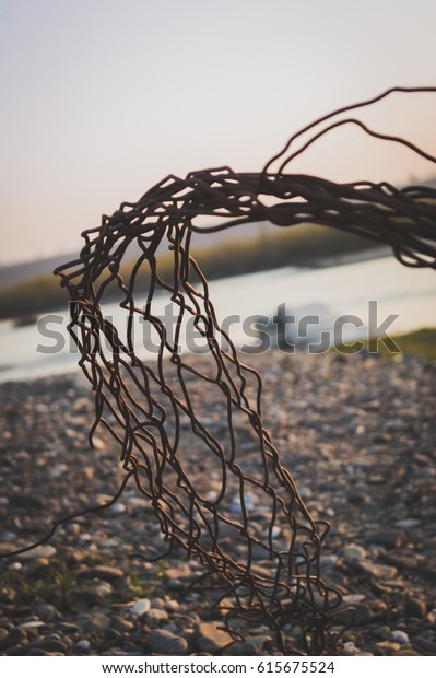 Wire Arch Stock Photo 615675524 | Shutterstock