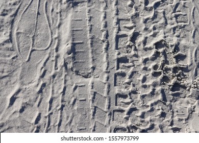 7 Tire tacks sand Images, Stock Photos & Vectors | Shutterstock