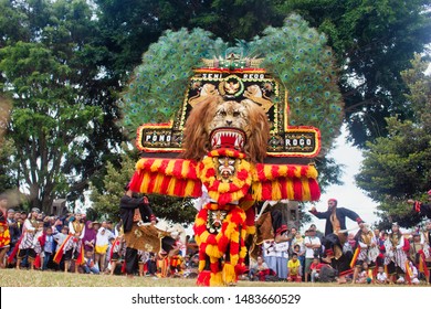 73 Dadak merak Images, Stock Photos & Vectors | Shutterstock