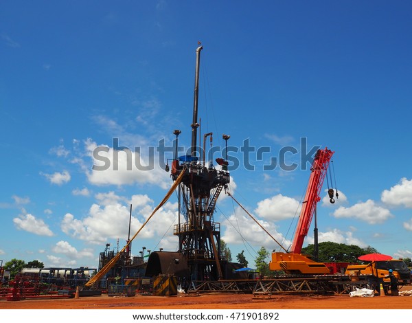 Work Over Unit Completing Oil Gas Stock Photo (Edit Now) 471901892